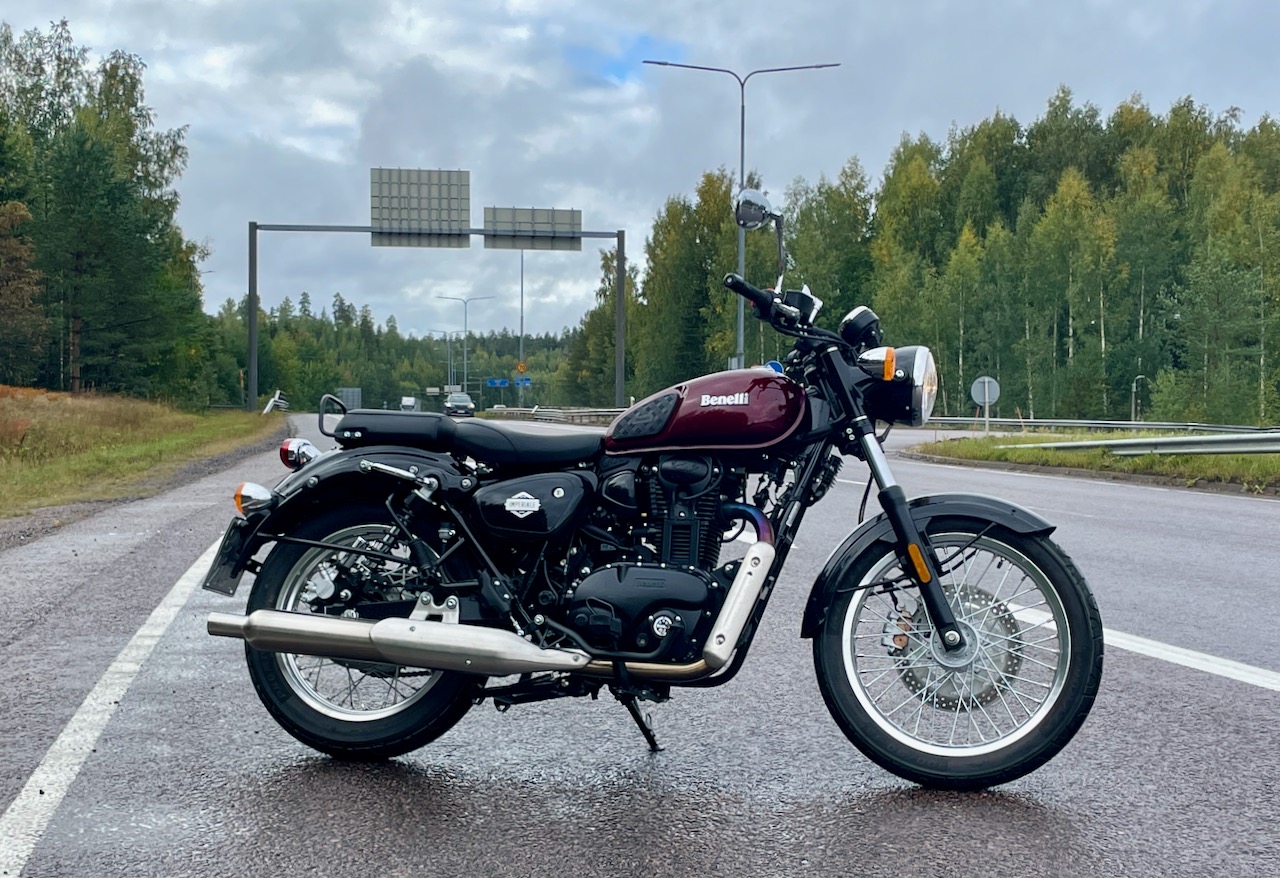 Koeajo: Benelli Imperiale 400 – Elegantti retroklassikko – Bike